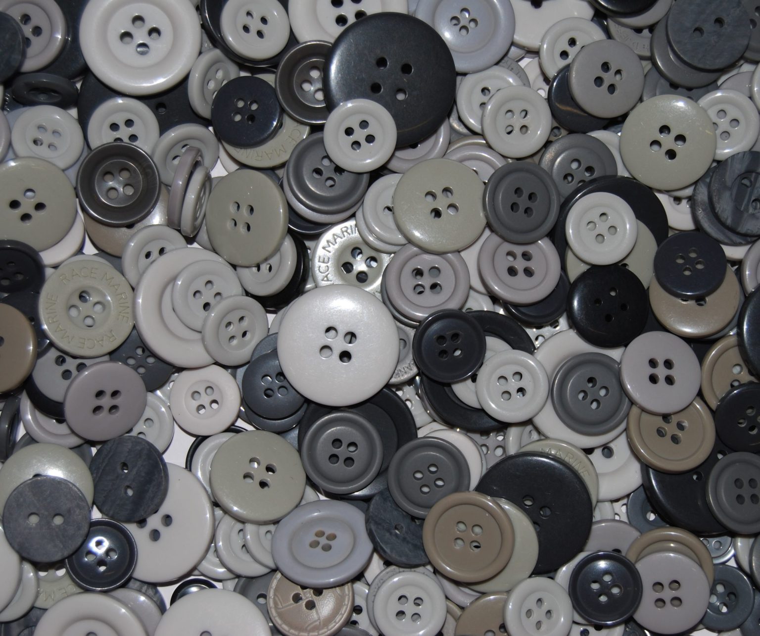 Pack of 250g - GREY Buttons - Mixed Sizes for Sewing and Crafting 11mm ...