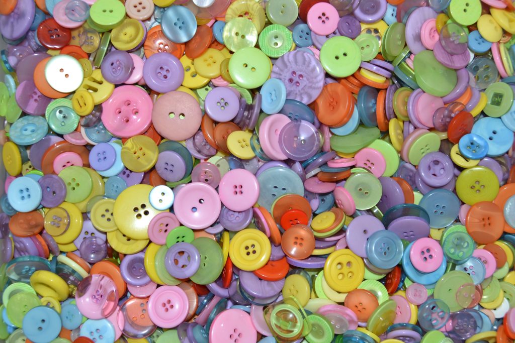 Pack of 50g - PASTEL MIX Buttons – Mixed Sizes 11mm to 25mm - CelloExpress